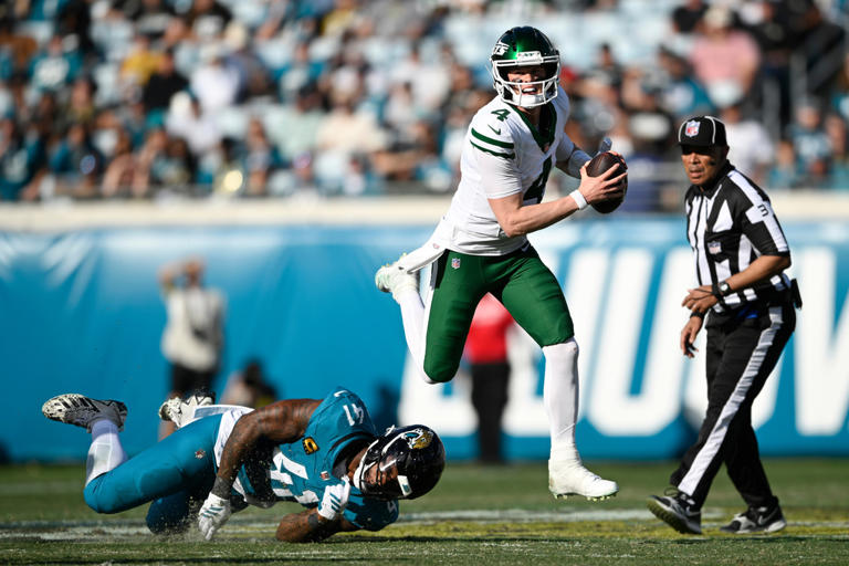Jets' undrafted rookie Brady Cook will start again at quarterback ...
