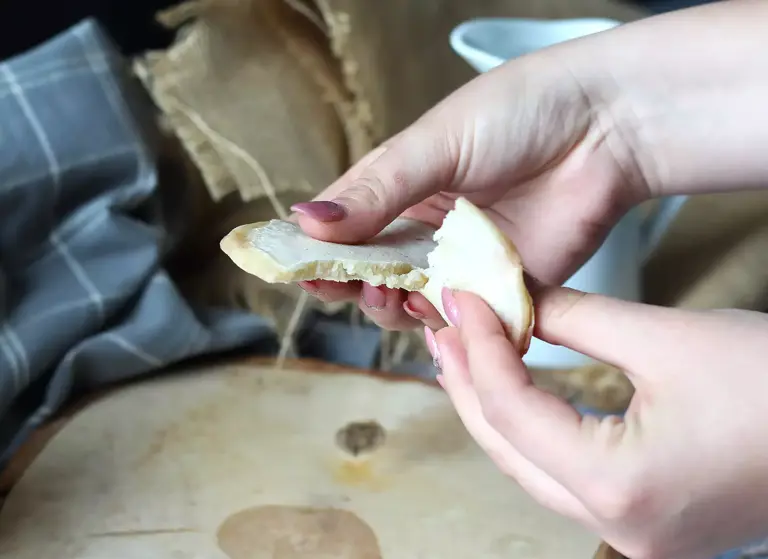 Fluffy vegan pancakes with flax egg: Easy and egg-free recipe