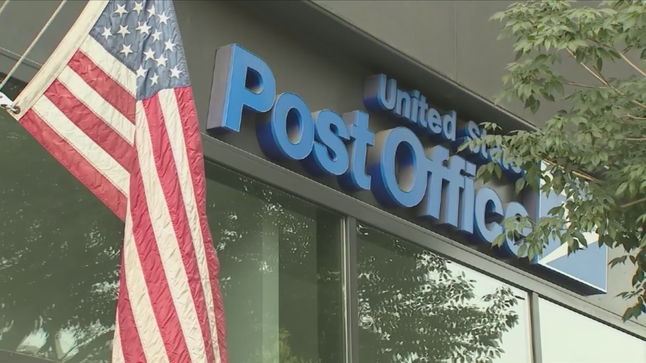 USPS holiday delivery schedule and deadlines