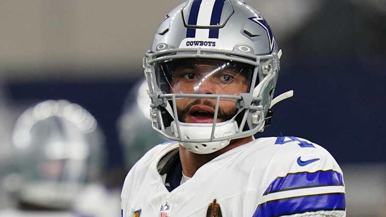 Cowboys making wrong decision with Dak Prescott to close out the season