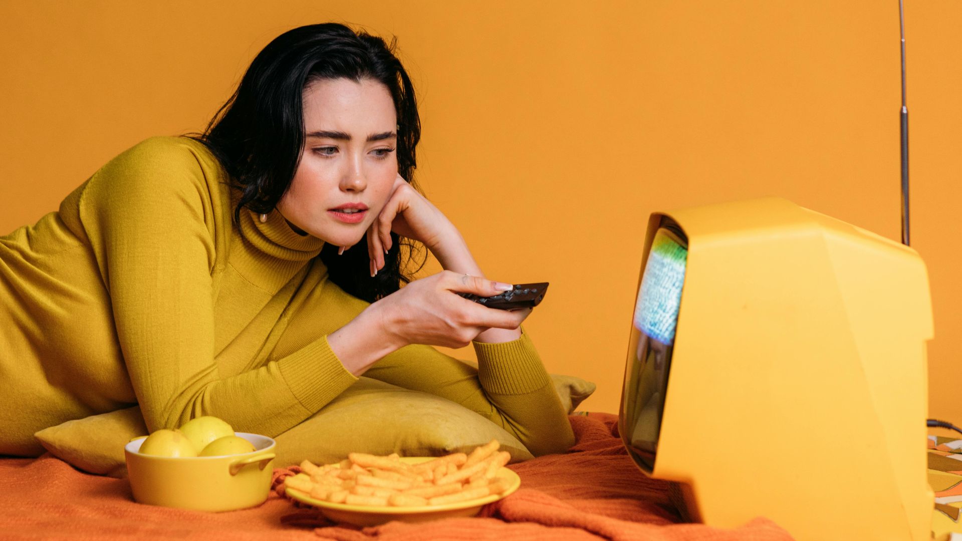 Do you need to stop eating late at night? Here’s what studies are saying