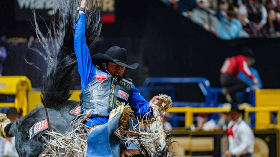 Statler Wright wins first world championship and 2025 NFR average