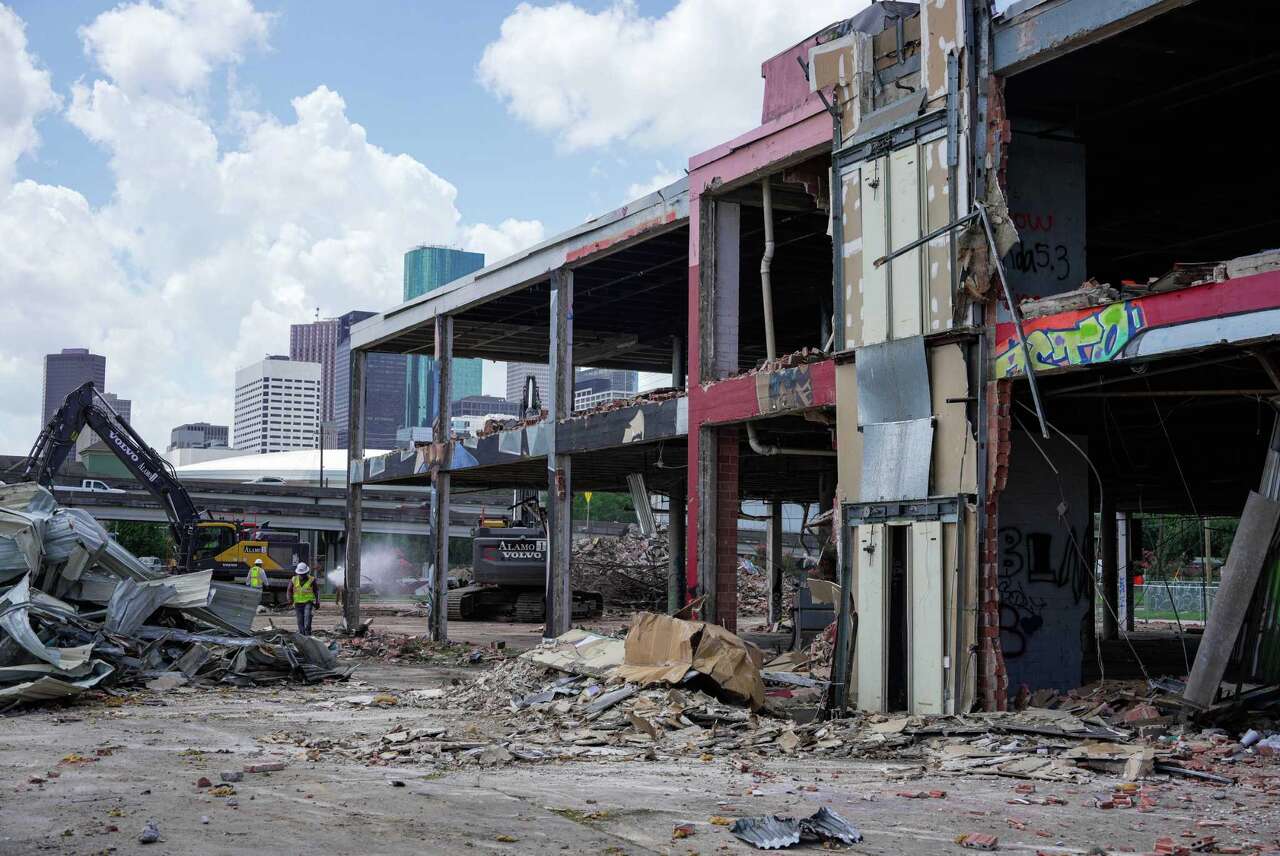 Houston council punts vote on $30M to tear down dilapidated buildings ...