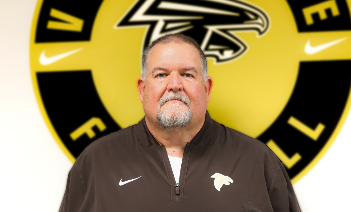 Vallivue hires its next football coach. He steps in for a former Super ...