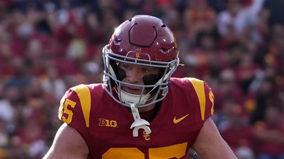 Walker Lyons’ transfer portal decision reshapes USC’s tight end room