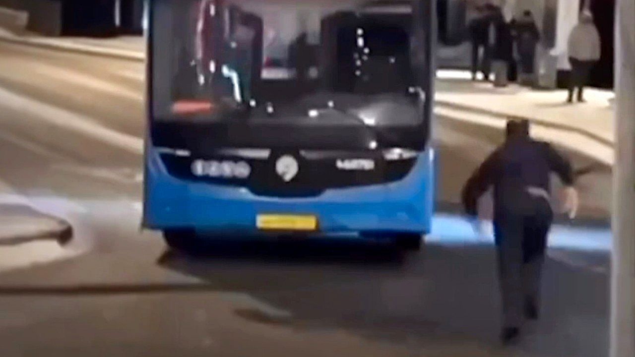 Runaway bus sparks panic with driver chasing after it