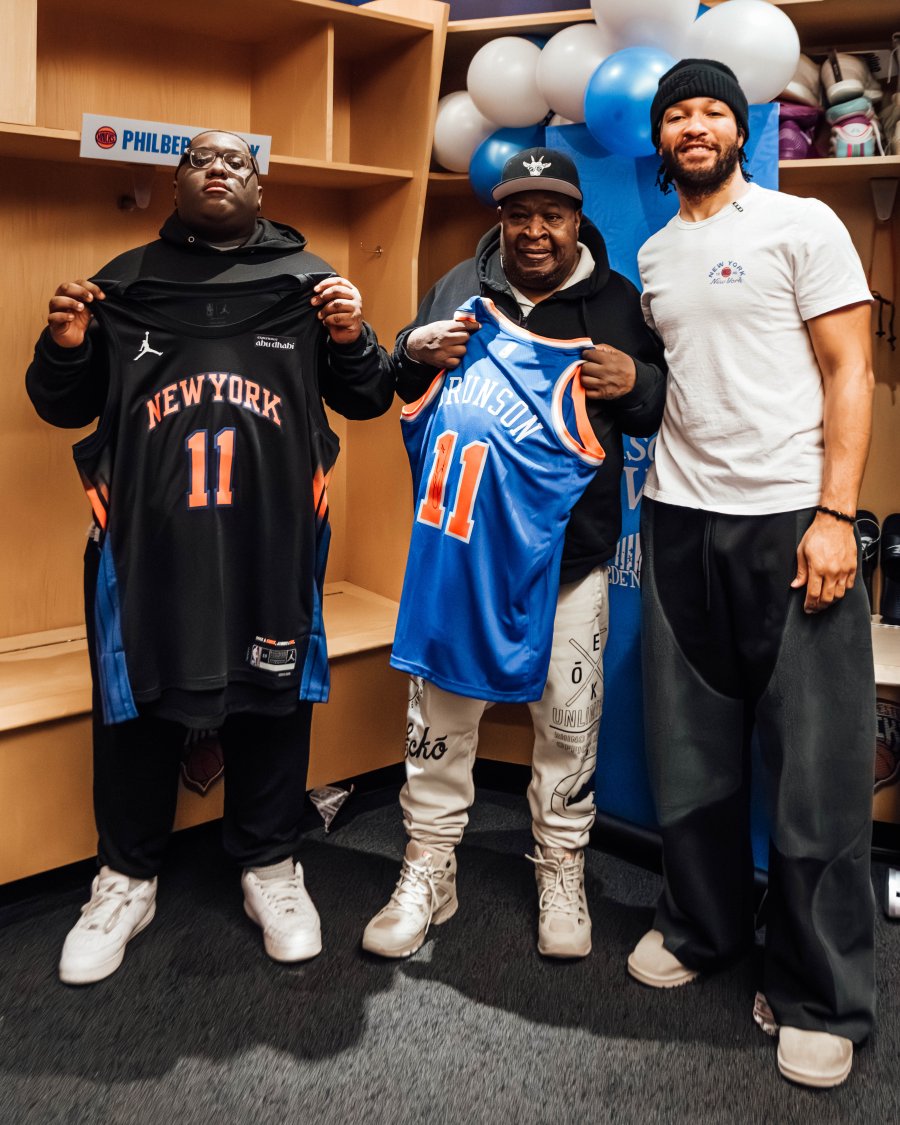 Watch Knicks star Jalen Brunson surprise families with holiday gifts