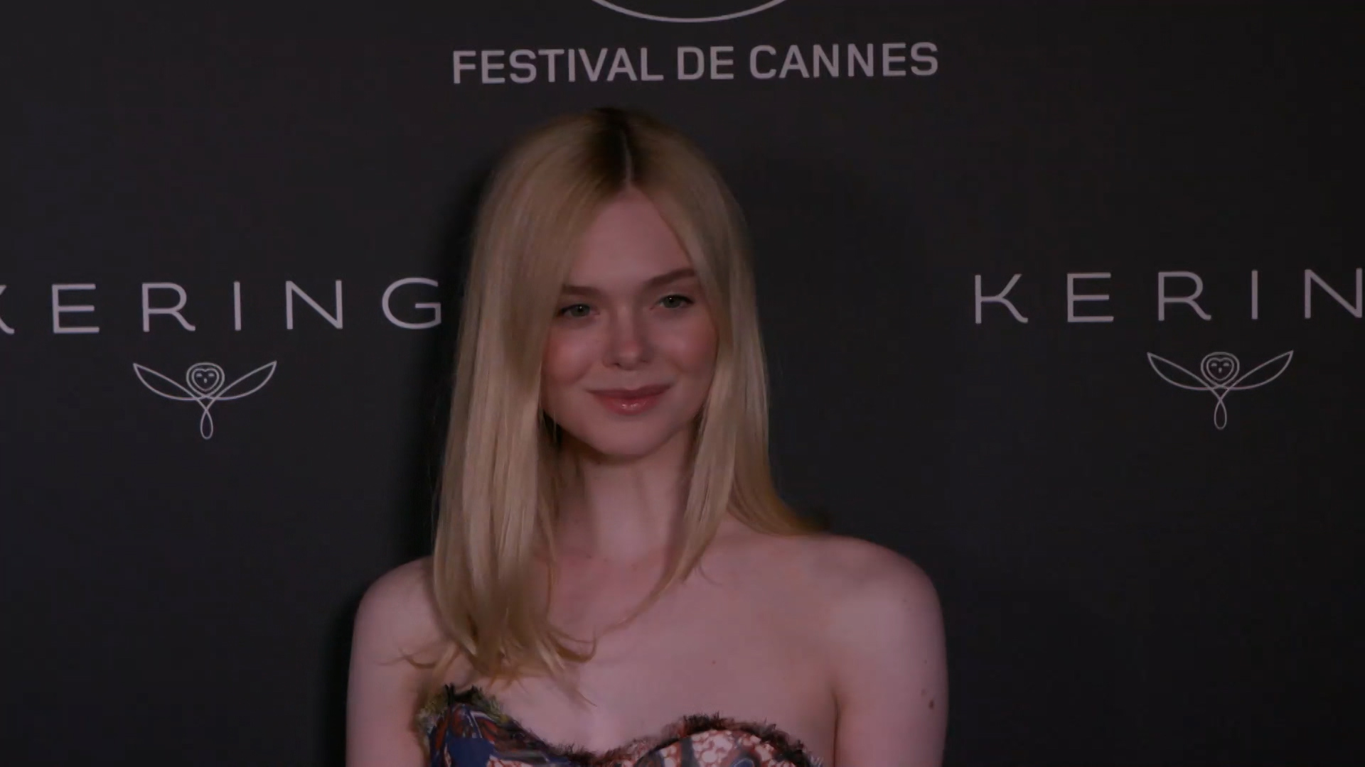 Elle Fanning: Von märchenhafter Laune zum modischen Kraftpaket