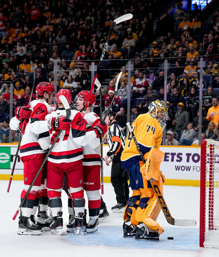 Game recap: Hurricanes hold off Predators, 4-1