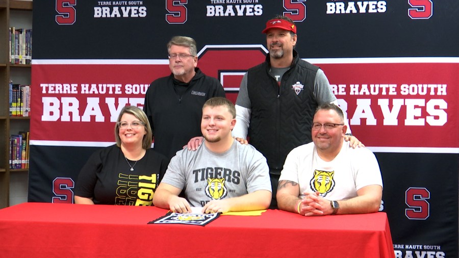 Hescher signs with DePauw football