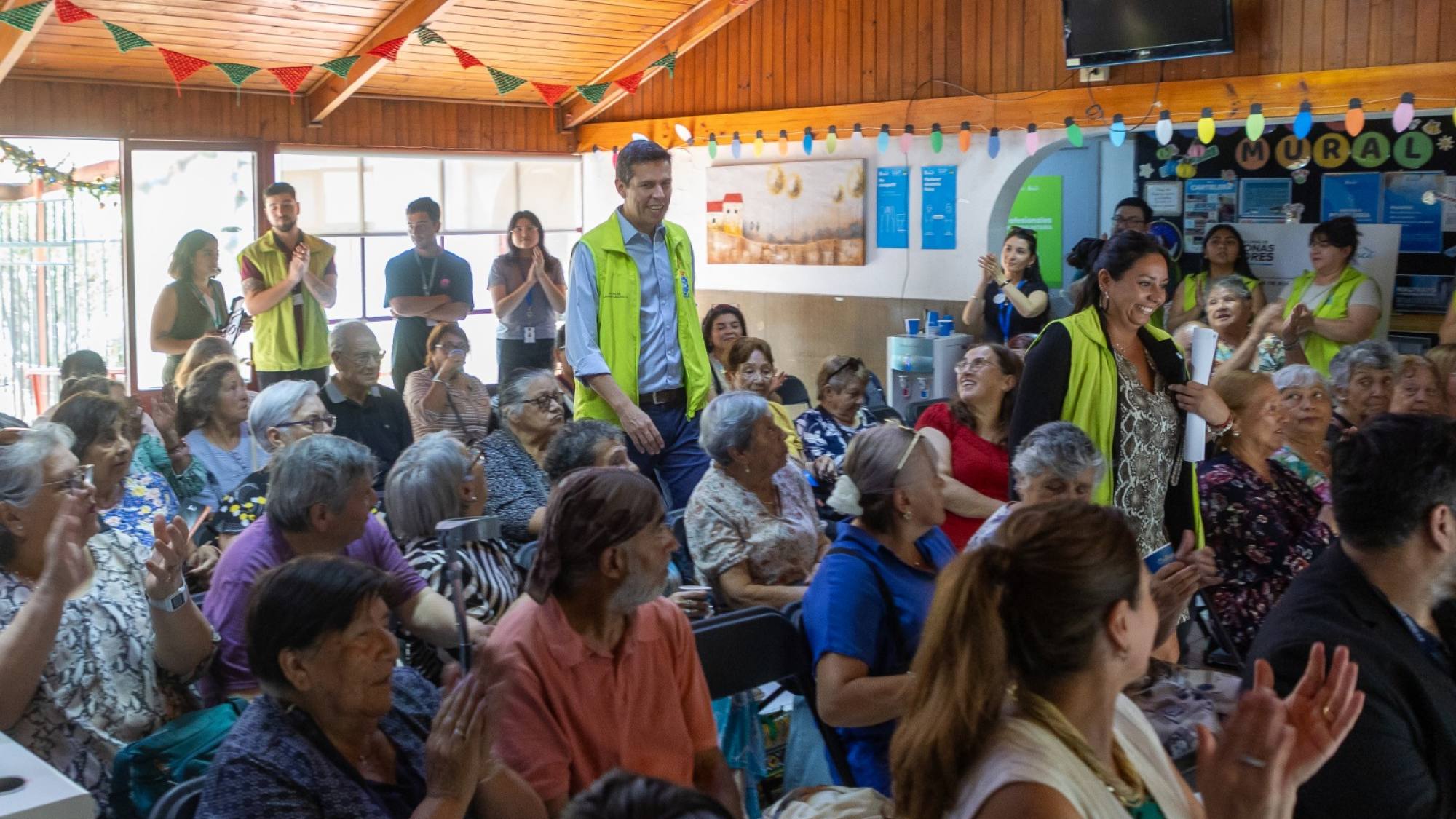 Renca recibe sello de buen trato del Senama