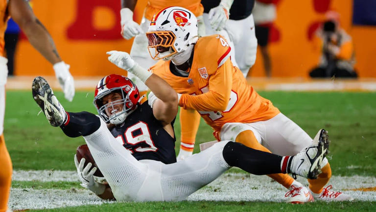 Images from Bucs’ loss to Falcons on ‘Thursday Night Football’