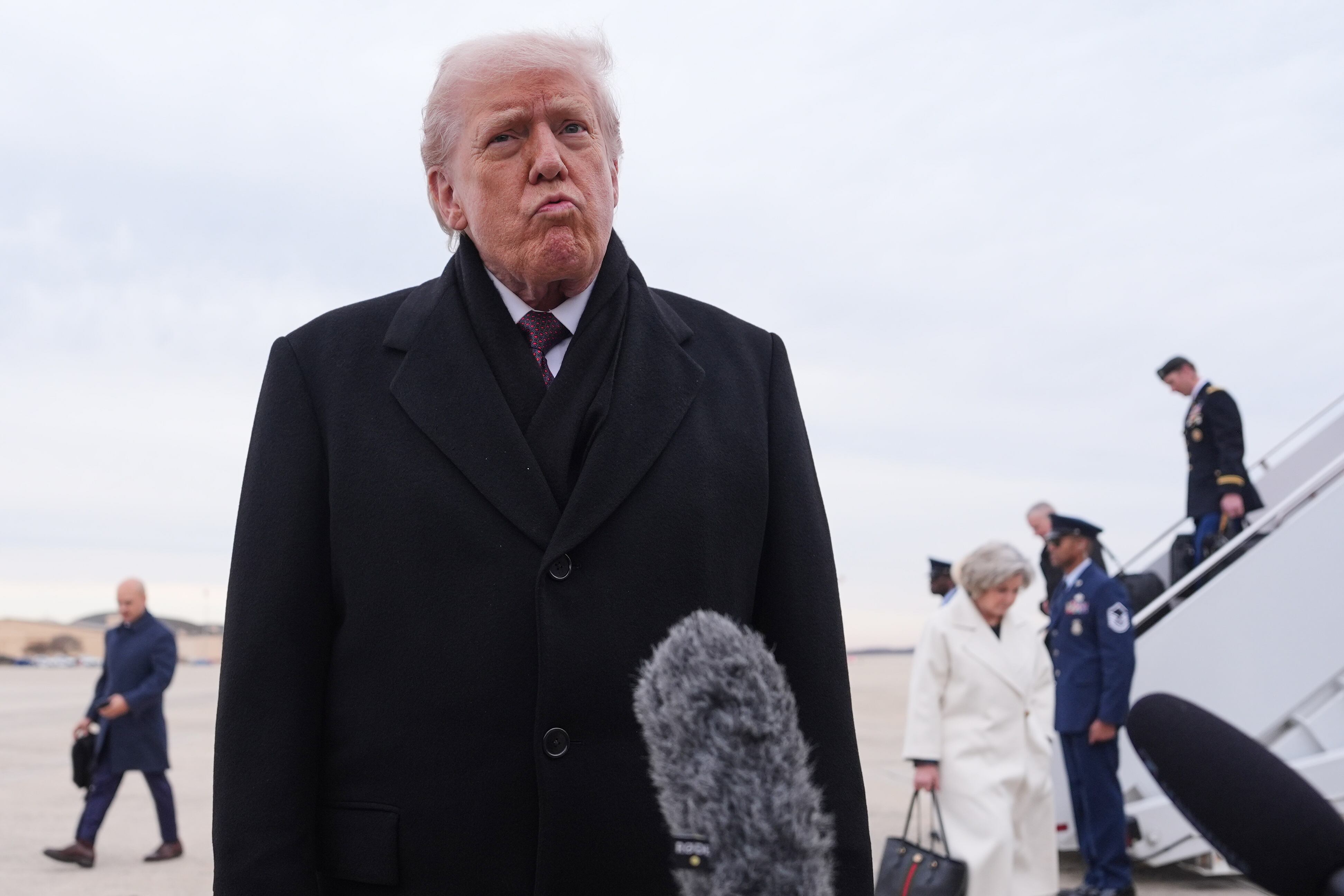 Trump's 'Dam' cracks as Republican defections mount