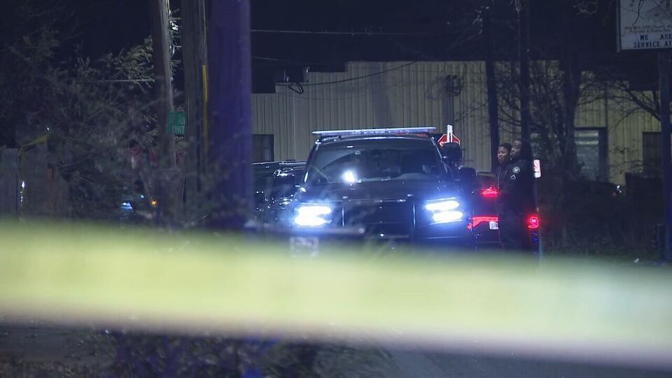 15-year-old shot while trying to rob man, police say; neighbors ...