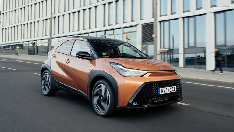 Toyota Aygo X ibrida (2026), la prova: consumi da record!