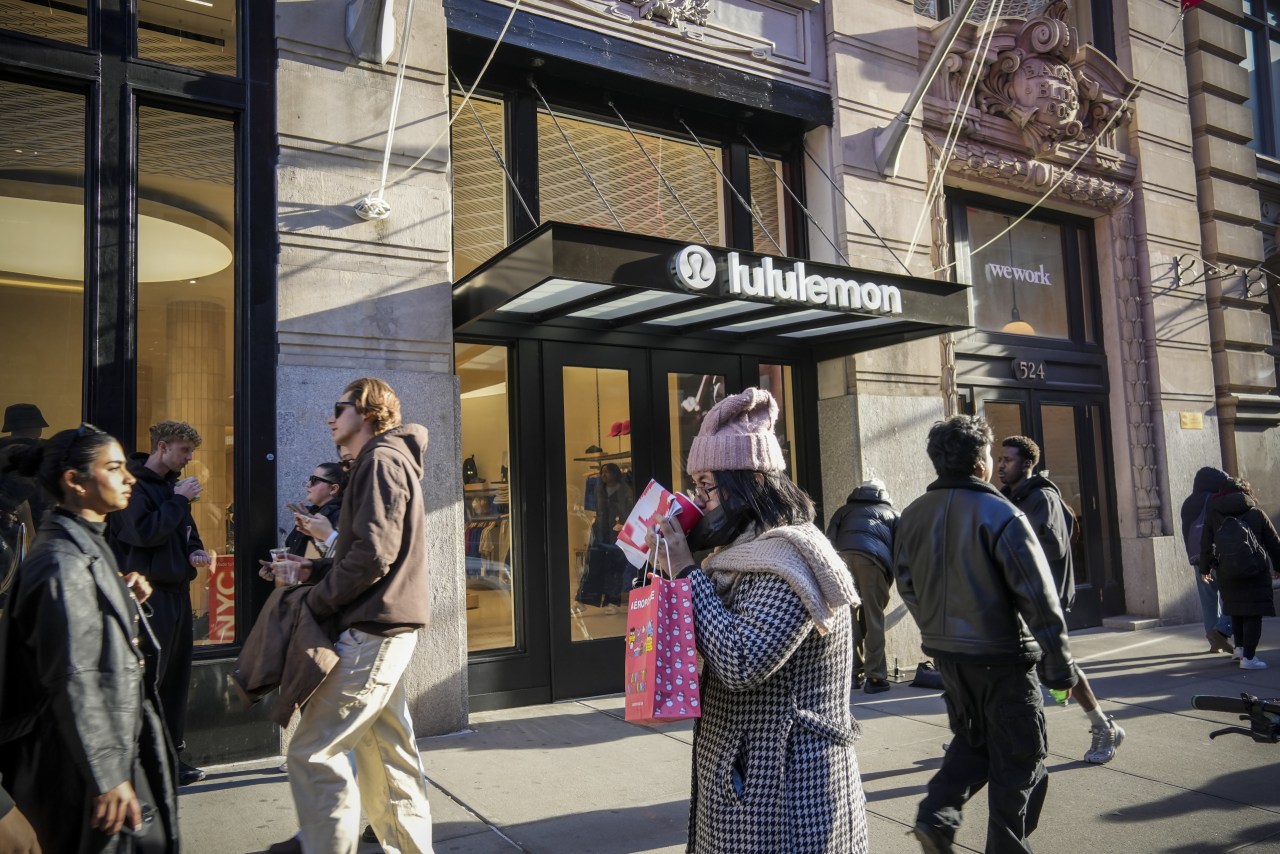 Elliott builds over $1 billion stake in Lululemon
