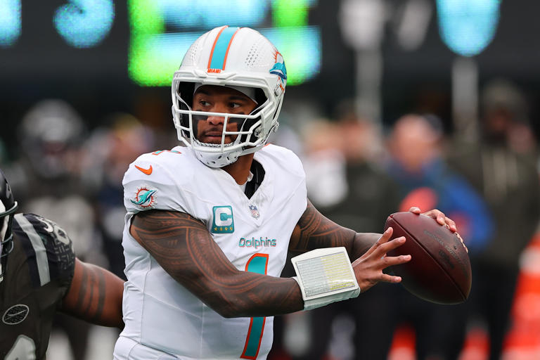 Miami Dolphins to move on from Tua Tagovailoa; offered 4 first-round ...