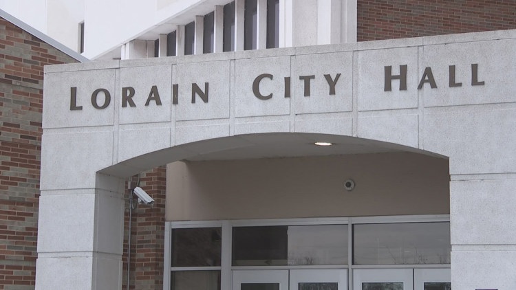 Updated youth curfew takes effect in Lorain