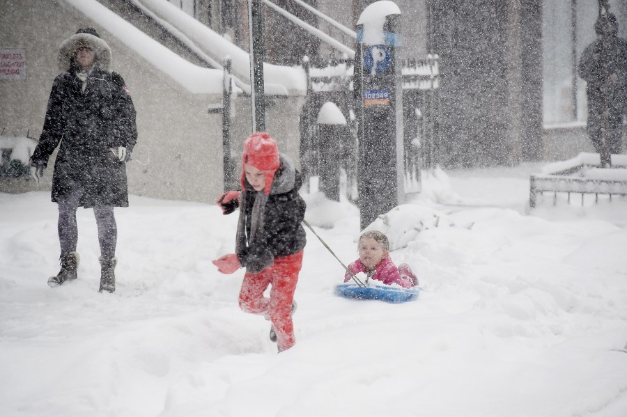 How do Capital Region school districts decide a snow day?