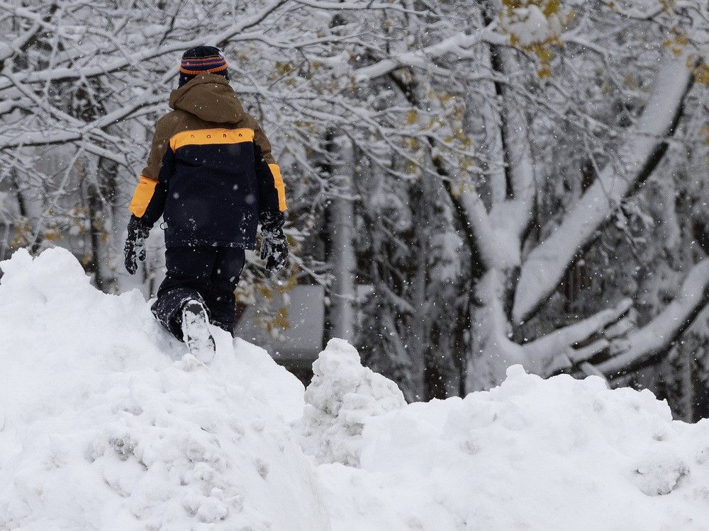 Insurance company denounced for recommending limits on schoolyard snowbanks
