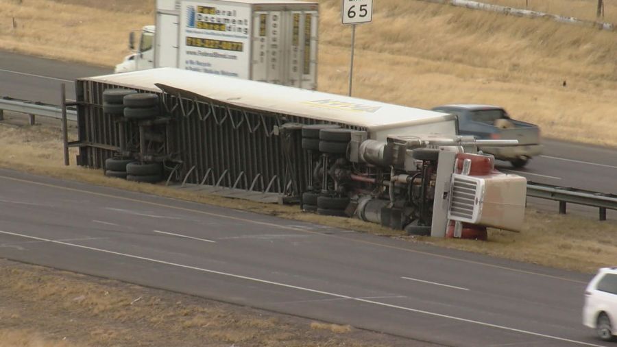High wind warning: Driver safety precautions