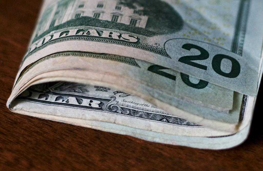 California minimum wage goes to $16.90 at start of 2026