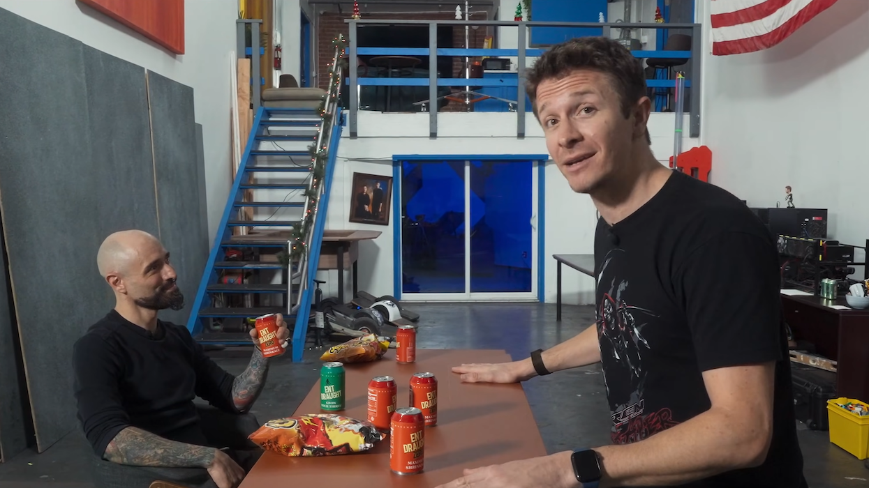 Why does this iconic forced-perspective shot still look so amazing?