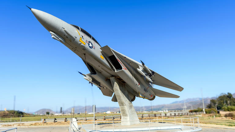 Why the US Navy retired the F-14 Tomcat fighter jet