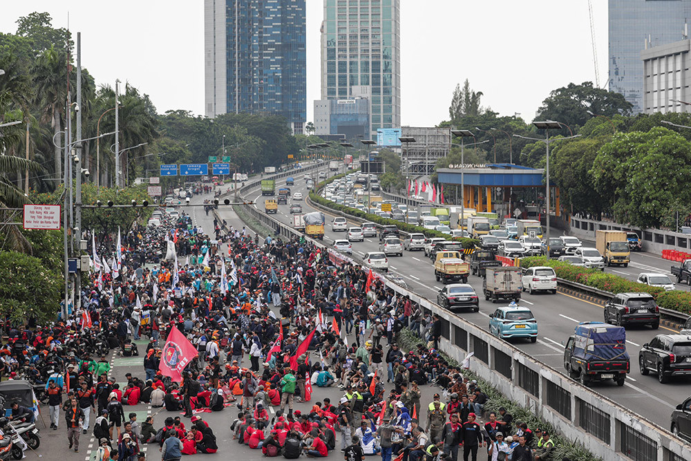 Pemda terjepit tenggat penentuan UMK dan UMP 2026