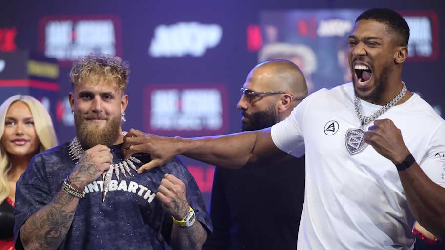 Jaxson Dart's GF Marissa Ayers steals spotlight as ring girl for Jake Paul fight