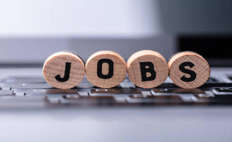 IIM Lucknow invites applications for 42 contractual posts across ...