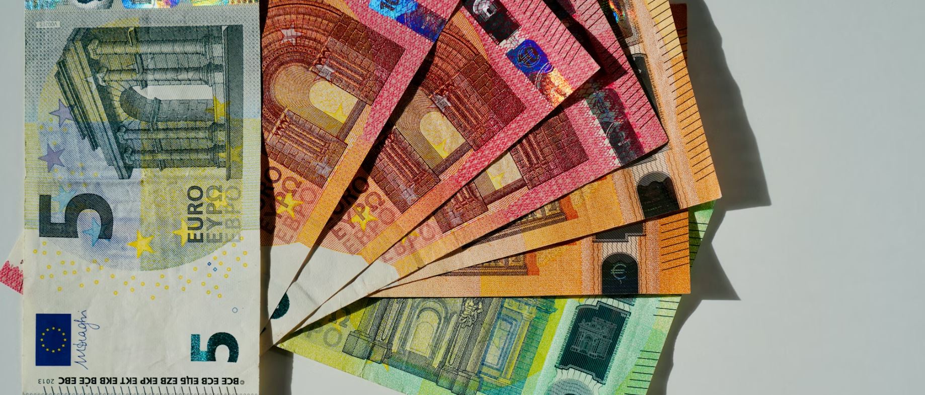 Οφειλές προς το Δημόσιο: Τι απαντά το υπουργείο στα σενάρια για νέα ρύθμιση