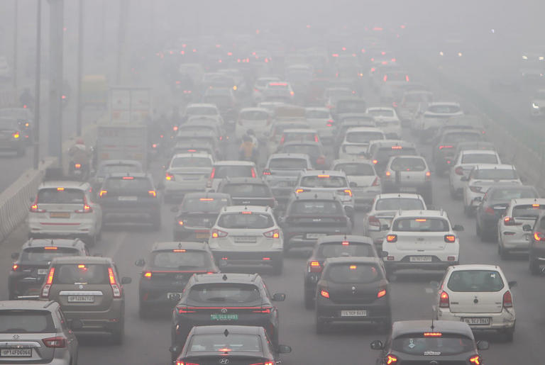 Delhi-NCR enveloped in severe smog as residents await winter relief ...