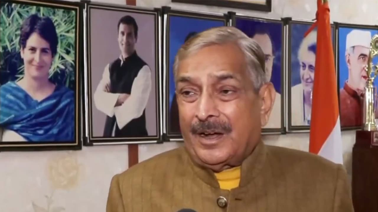 Delhi a 'gas chamber', Congress blames Modi, AAP govts for pollution