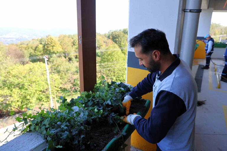 Kartepe teleferik hattına hizmet verecek 6 katlı otopark tamamlandı