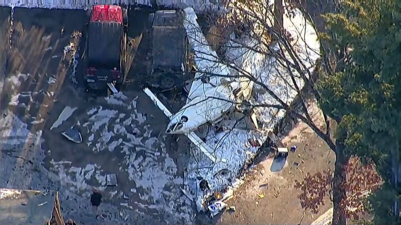 Pilot survives after homebuilt 'kit plane' crashes into New Hampshire ...