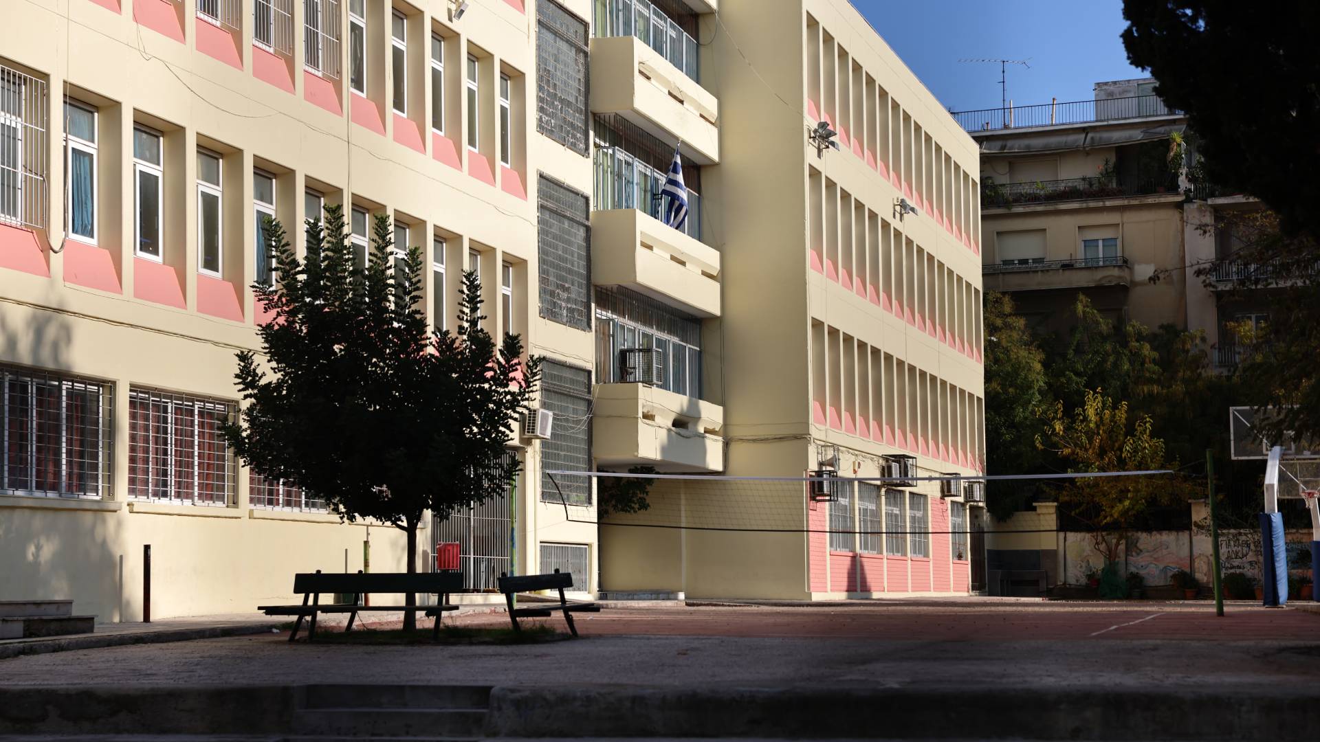 Κυψέλη: Προφυλακίστηκε η 16χρονη για την επίθεση με μαχαίρι σε ...