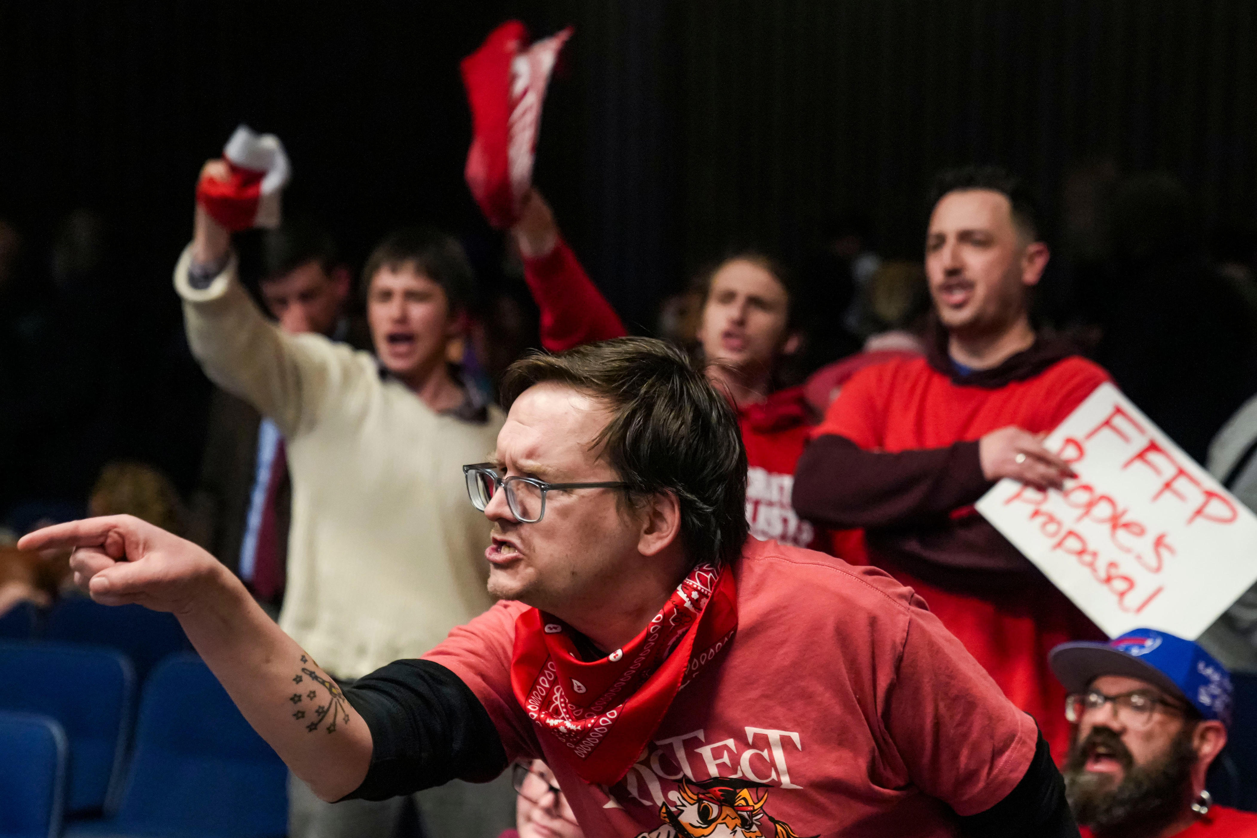 ILEA backs new authority that would take some control from IPS board