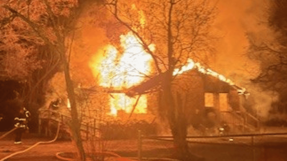 3 escape house fire without injury in Darlington Co.