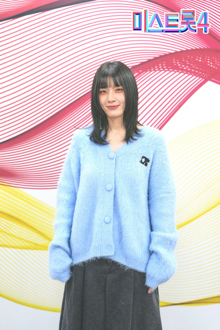 Throw away top 7 and go to top 5... Mistrot 4, joined by Pak Se-ri and ...