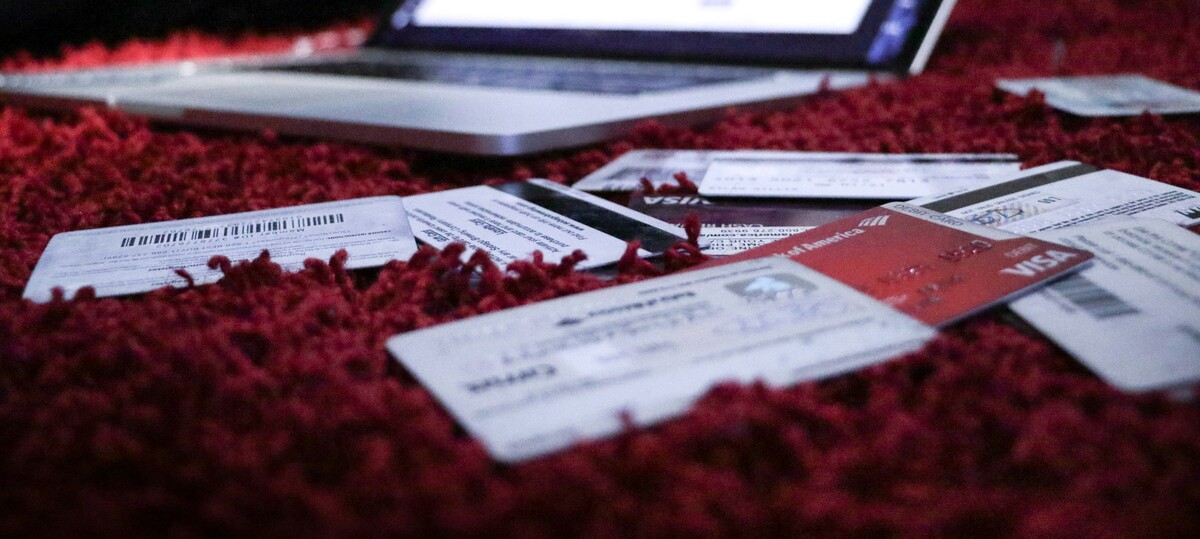 How to Help Someone You Love Build a Good Credit Score