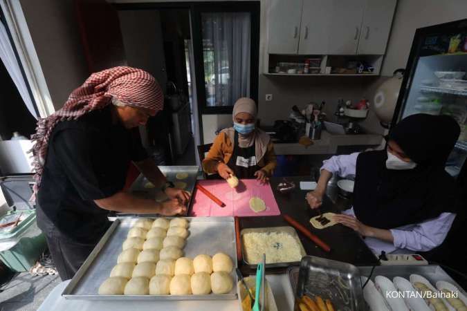 Usaha mikro tertekan, penyaluran kredit UMKM menurun per November 2025