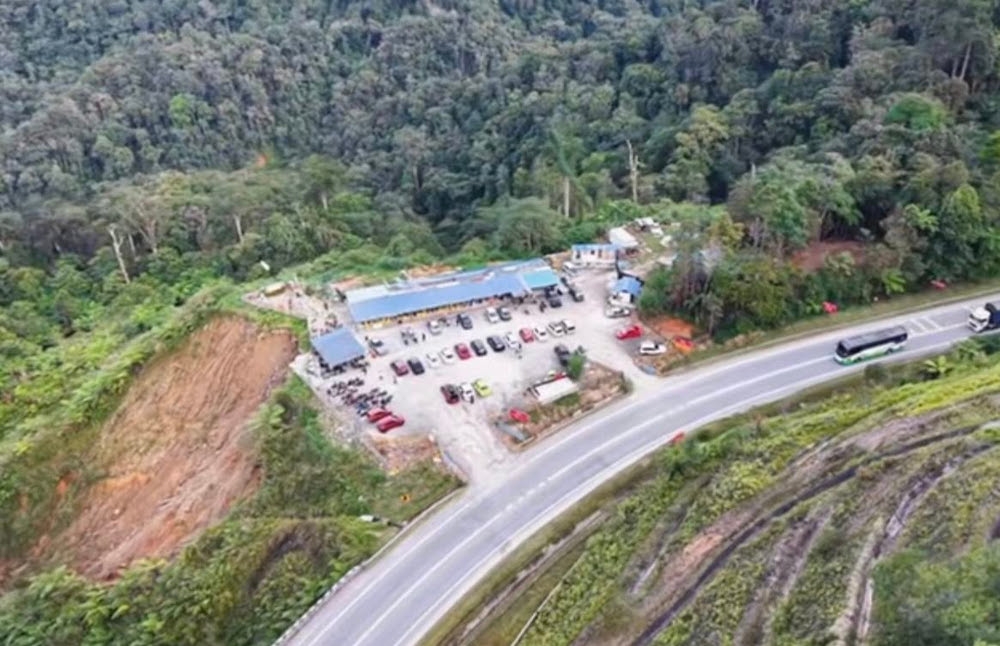 Dining in danger? Erosion threatens viral eatery along Simpang Pulai ...