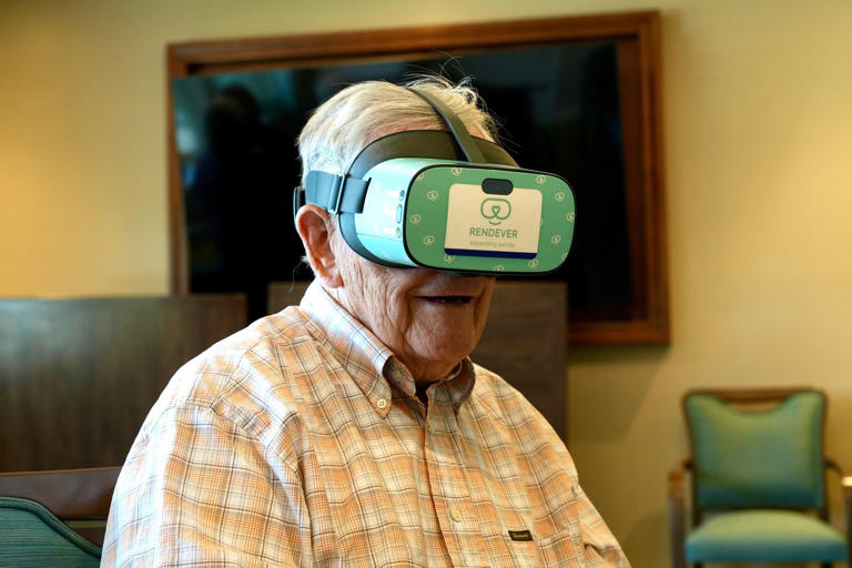 Virtual reality opens doors for older people to build closer ...