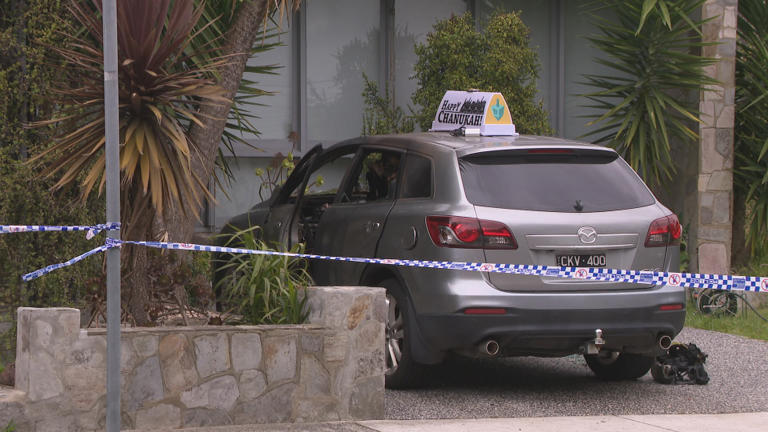 Rabbi's car with Hanukkah sign firebombed on Christmas morning in Melbourne