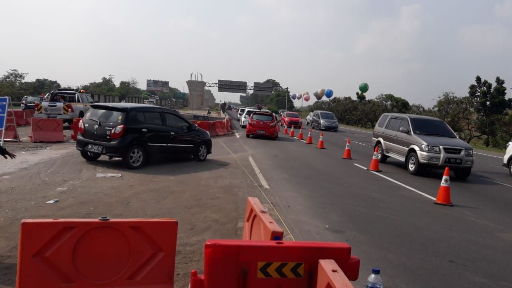 Catat, di tanggal-tanggal berikut mobil dipersilakan lawan arah di Tol ...