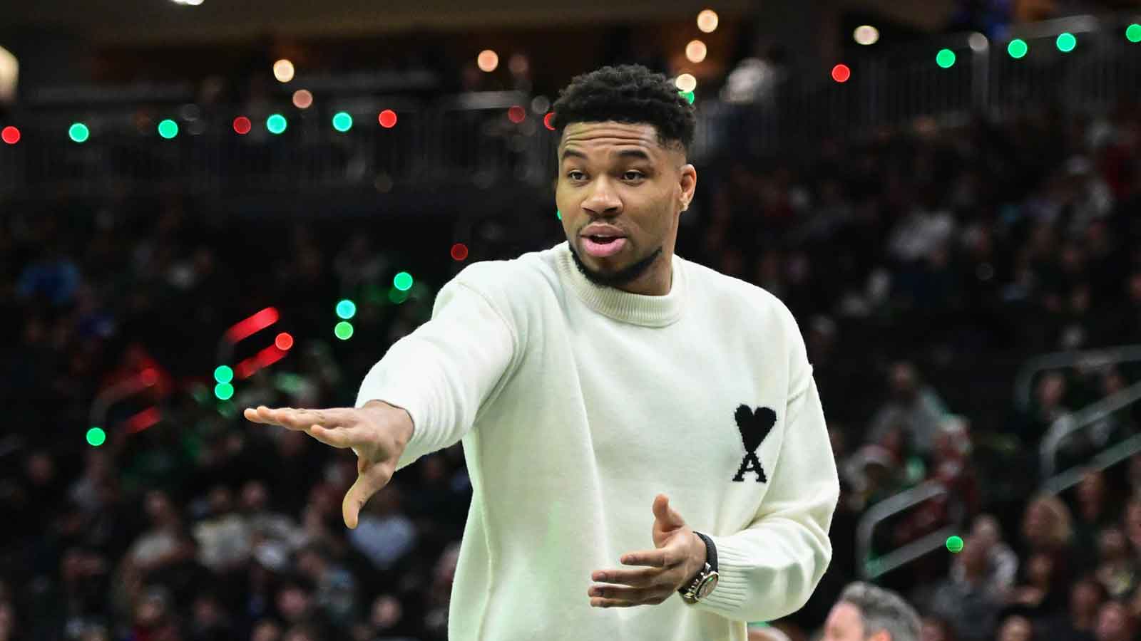 Giannis Antetokounmpo gives fans a reason to smile despite trade rumors