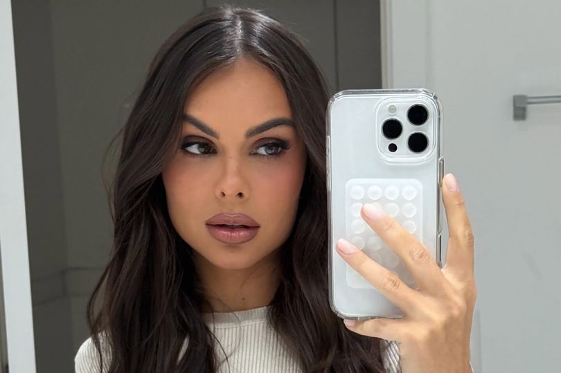 Neymar's stunning model ex has Christmas ruined as home is destroyed by ...