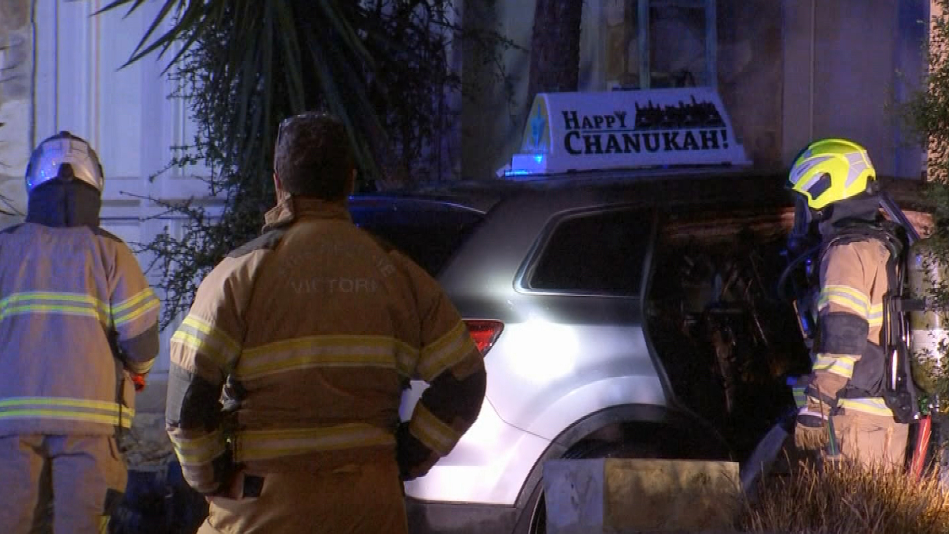 Rabbi's car with Hanukkah sign firebombed on Christmas morning in Melbourne