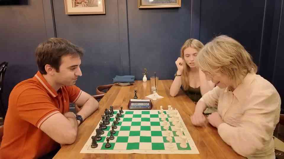 How this woman beat him calmly at chess